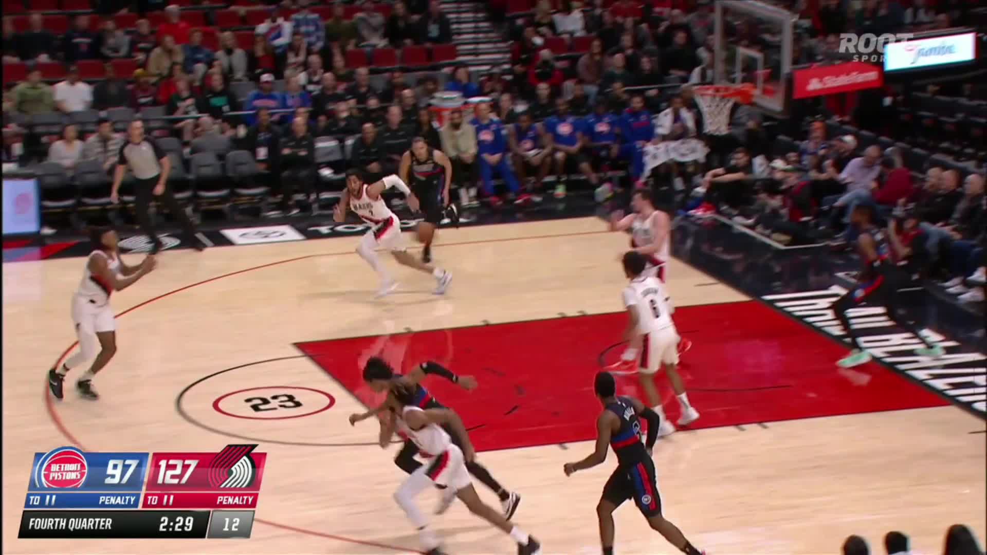 Keon and GB3 putting on a dunk show during garbage time