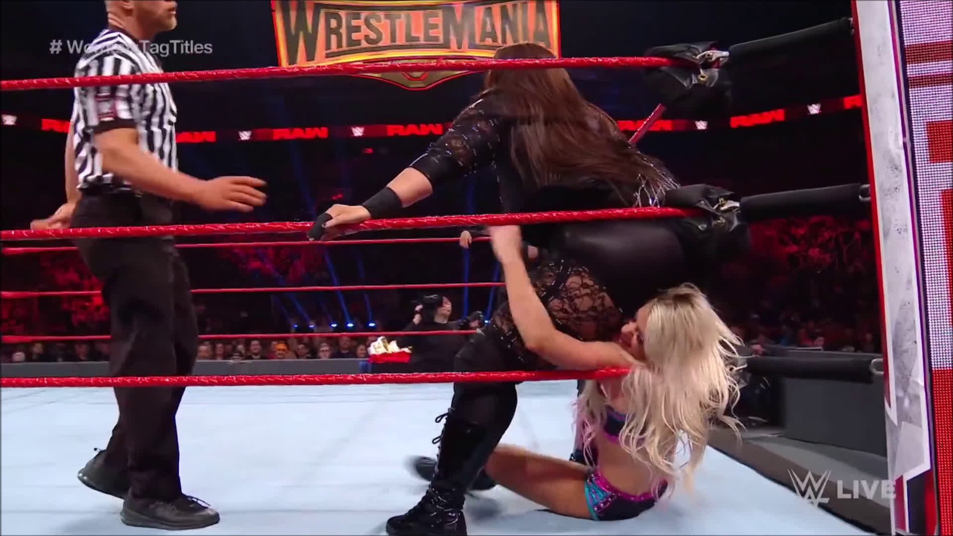 Watch Nia Jax stinkface Alexa Bliss (slo-mo) | Streamable