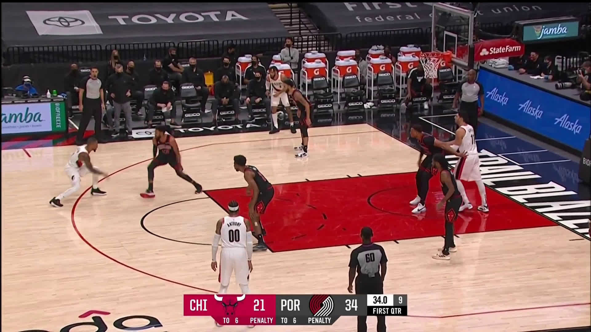 Dame with the flurry of moves and then nails the step back