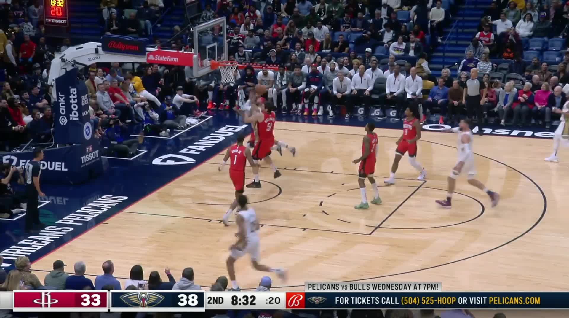 Jose runs through Boban