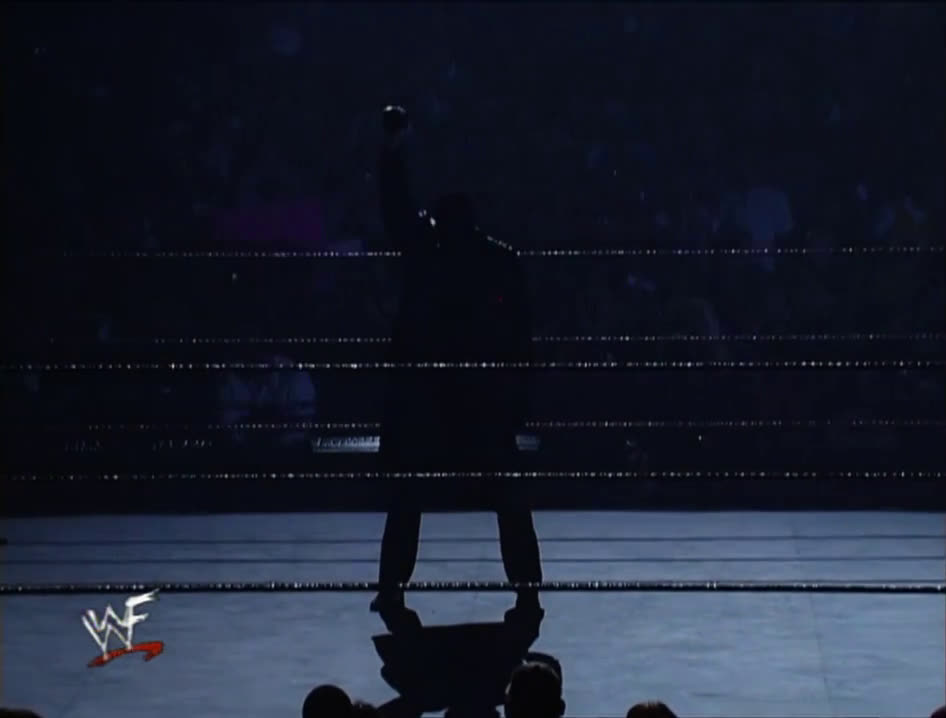 Happy Crowds - DDP debuts in the WWF (2001)