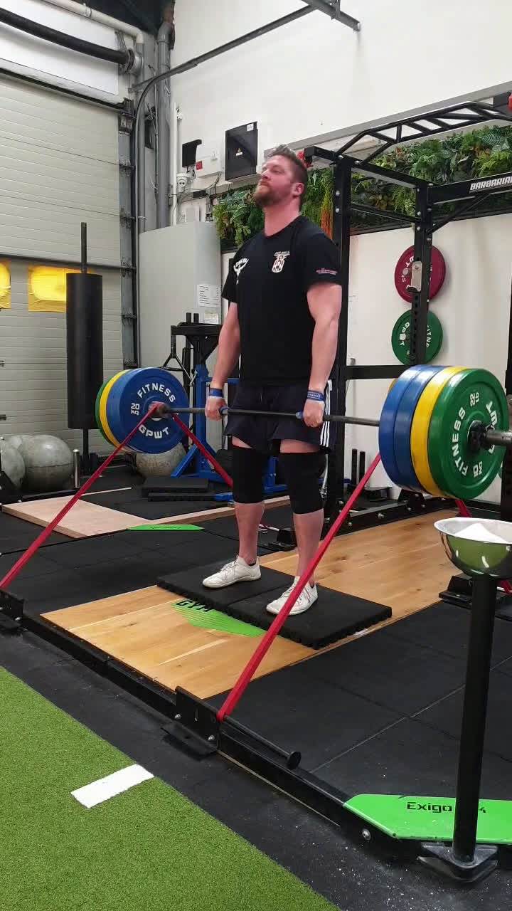 19-03-2022 150kg defecit deadlift set 1