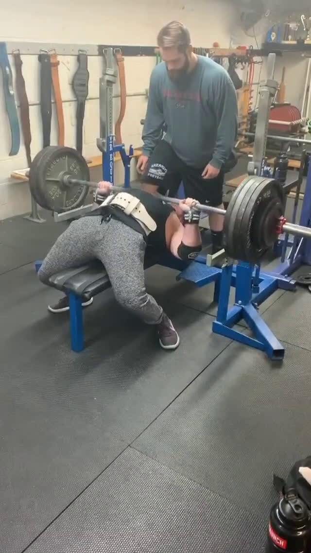 Watch 475 Bench PR. Weighing 205 | Streamable