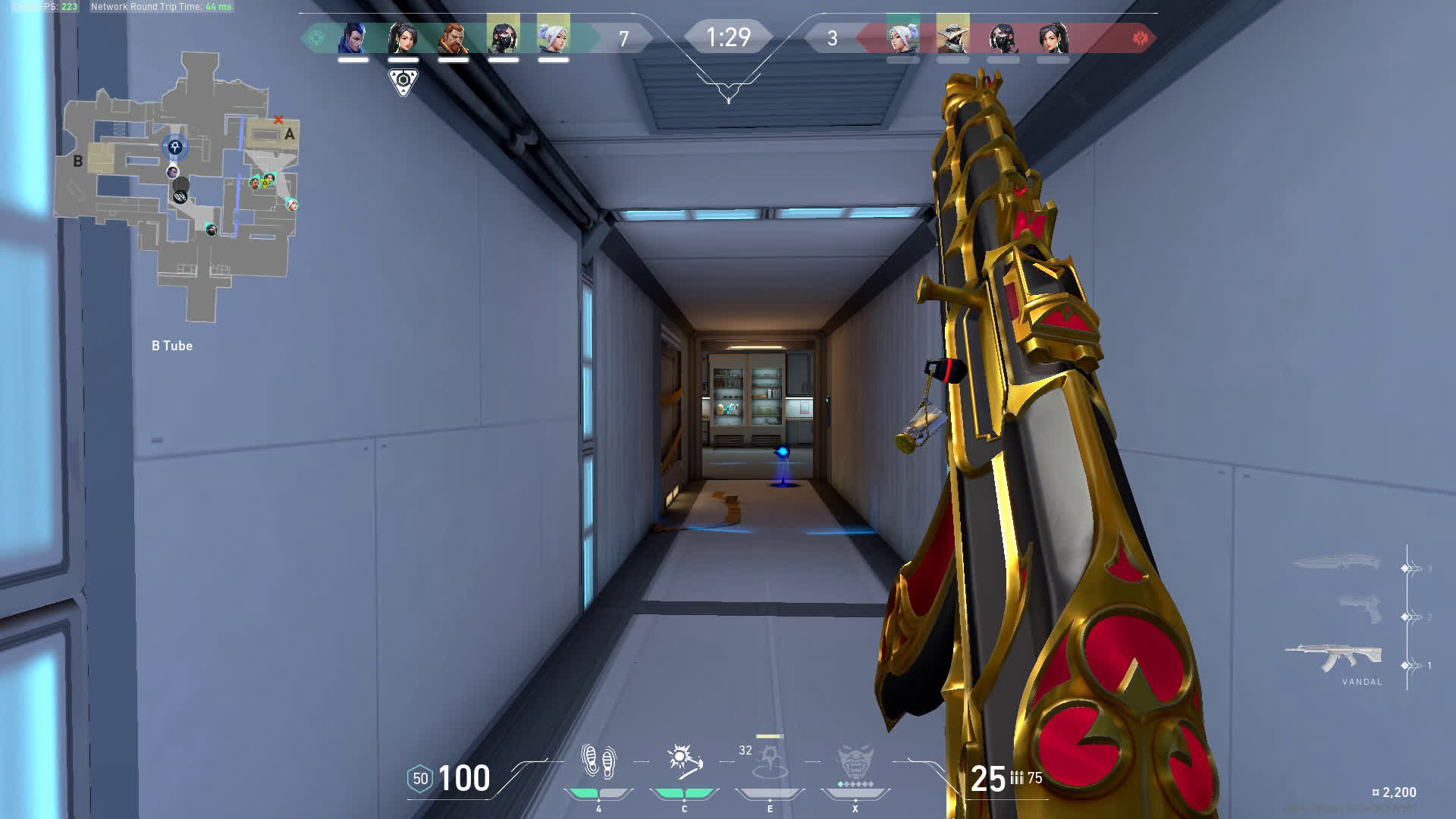 Yoru TP ? I LOOK AT IT