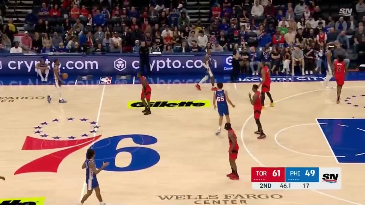 Watch Sixers commit an 8 second violation, despite zero pressure from Toronto | Streamable