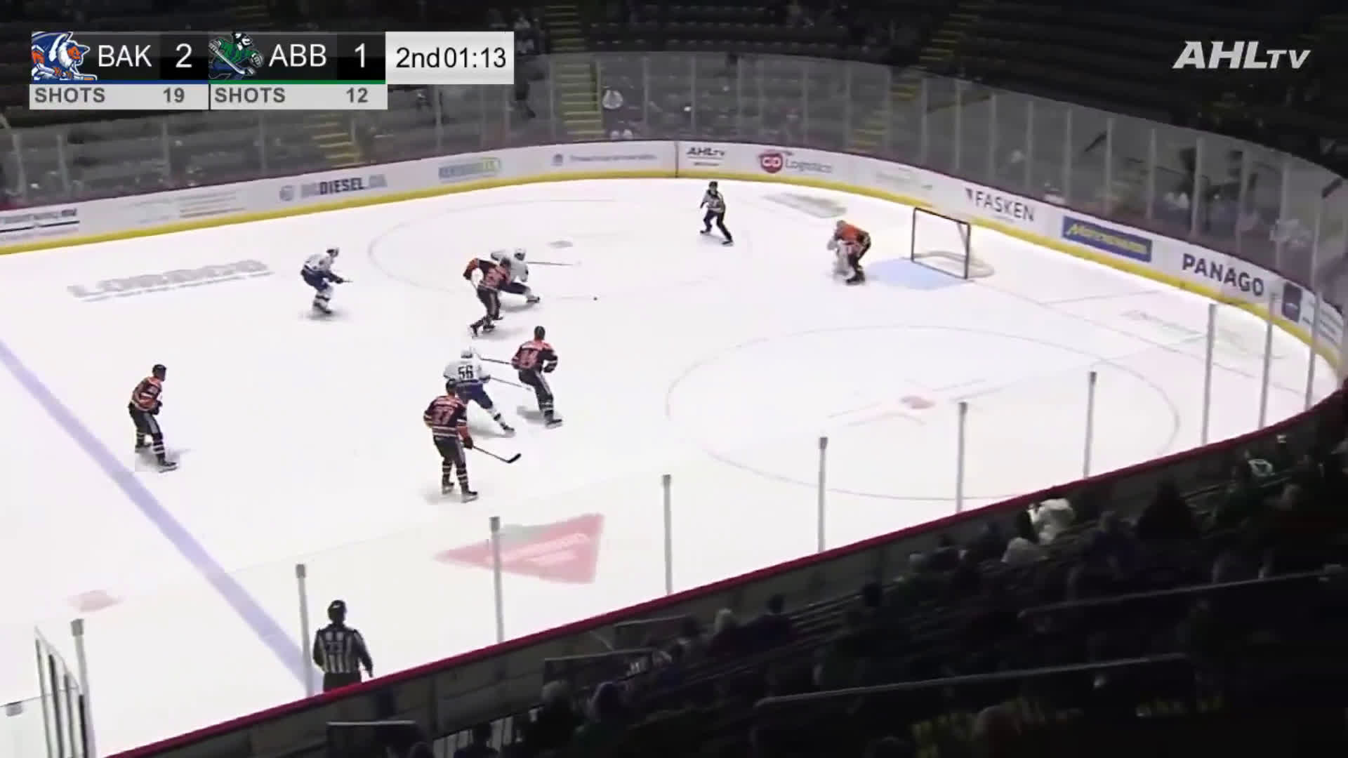 22G23 - Bailey splits the d for a shot on goal