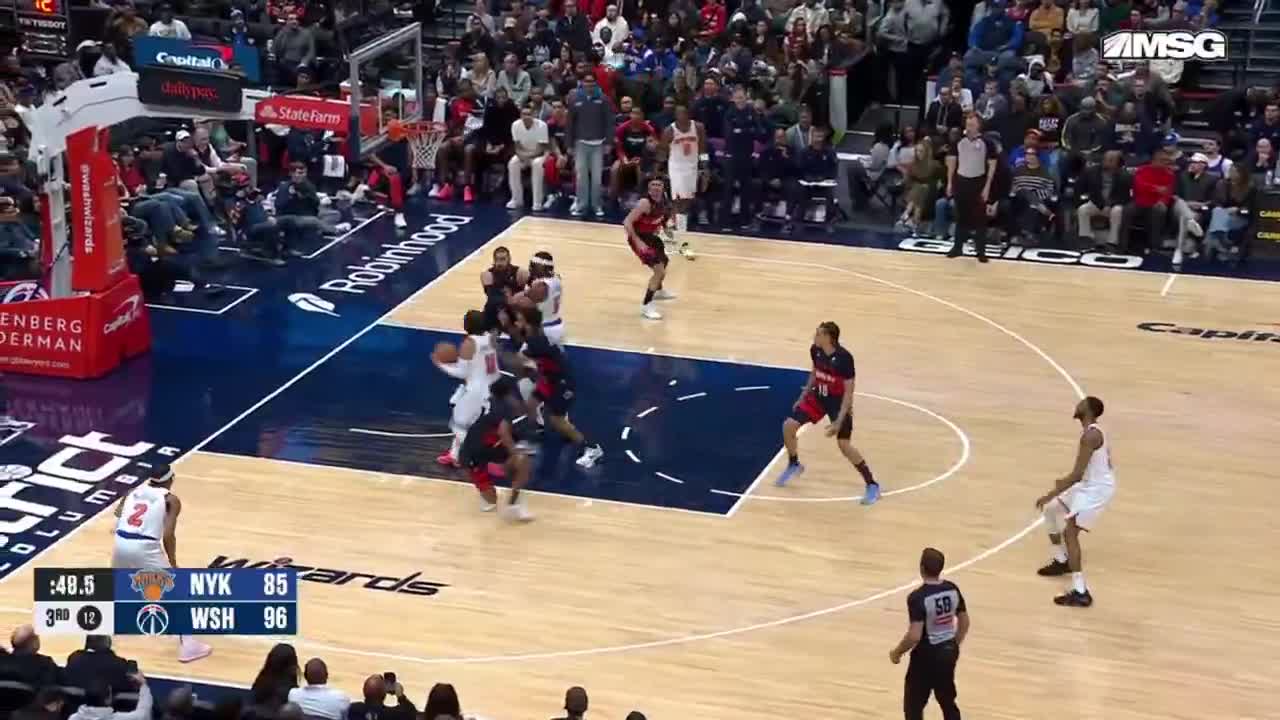 Watch [Highlight] Jalen Brunson tough driving layup + the foul | Streamable