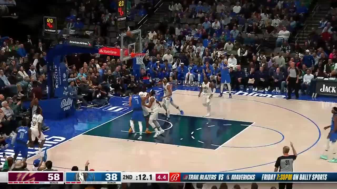 [Highlight] Luka's sweet behind the back dime