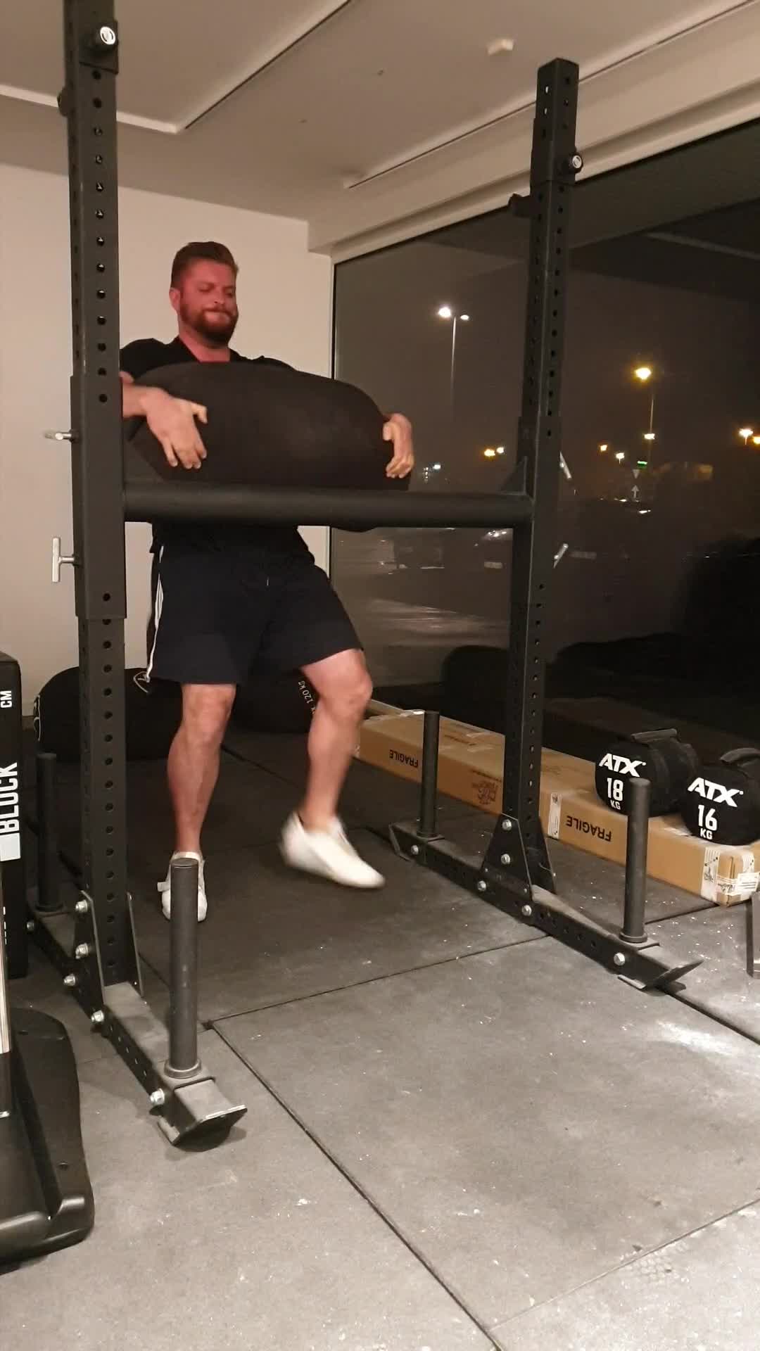 01-11-2022 150kg bag over bar