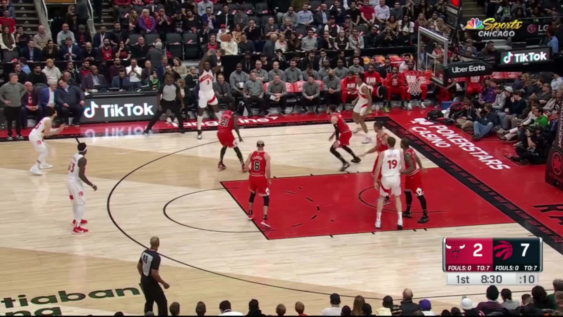 Poeltl passing out of short roll