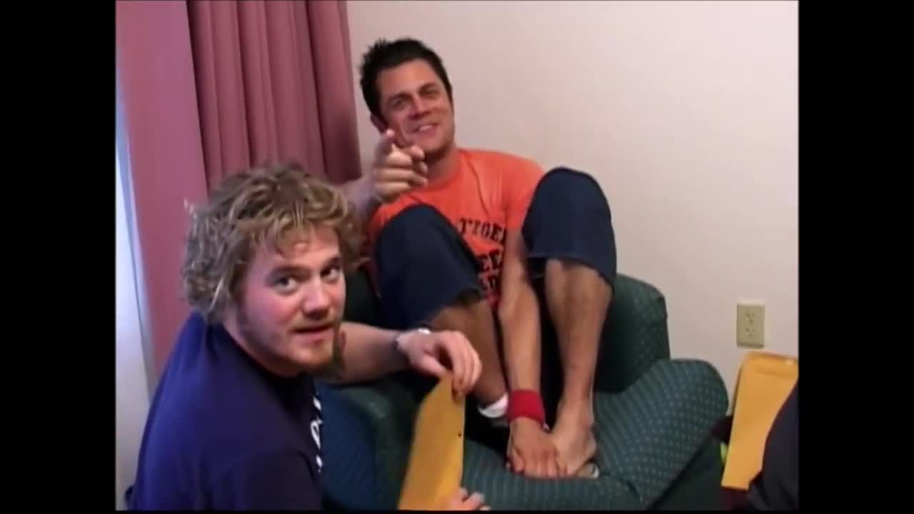 Watch Paper Cuts - Jackass | Streamable