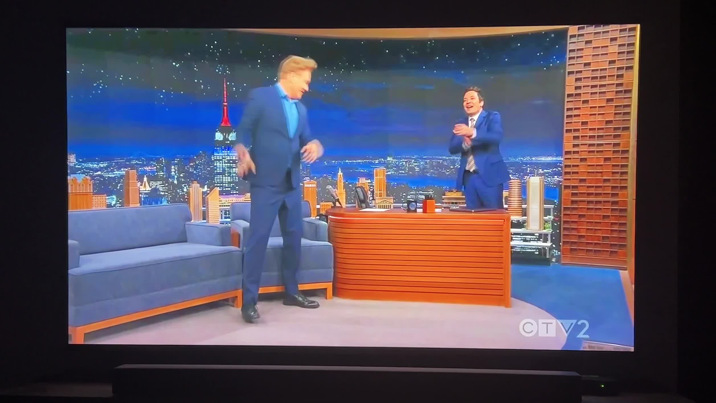 Watch Conan’s entrance on the Tonight Show featuring the old Late Night ...