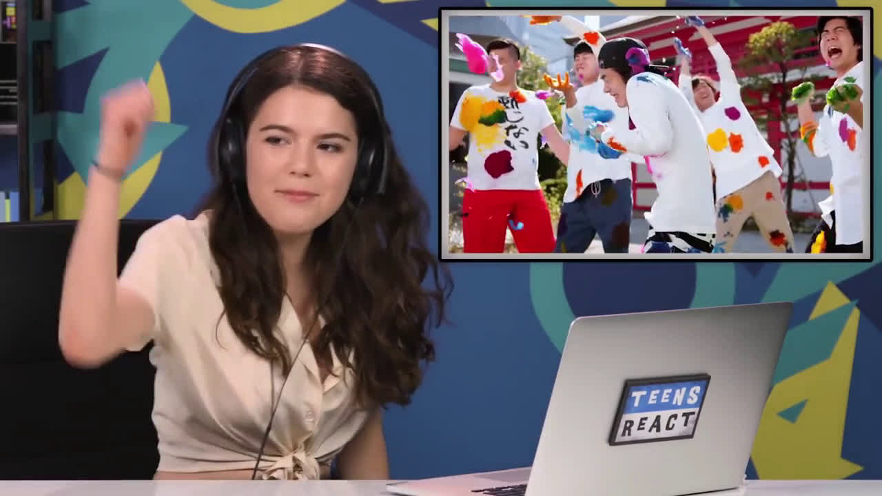 Girls reacting to FBE in YouTube Rewind