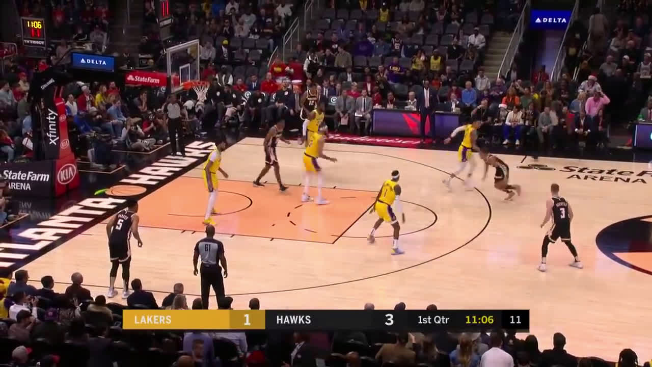 Ice Trae with the moves