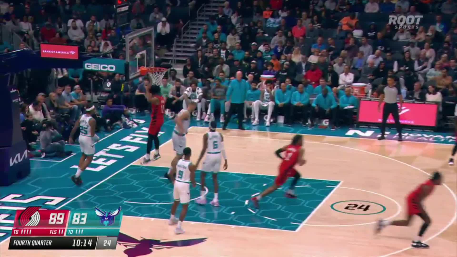 Jabari finds Sharpe for the baseline slam