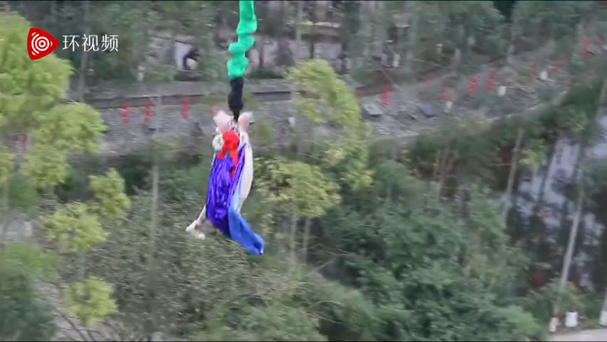 pig bungee jump chinese theme park