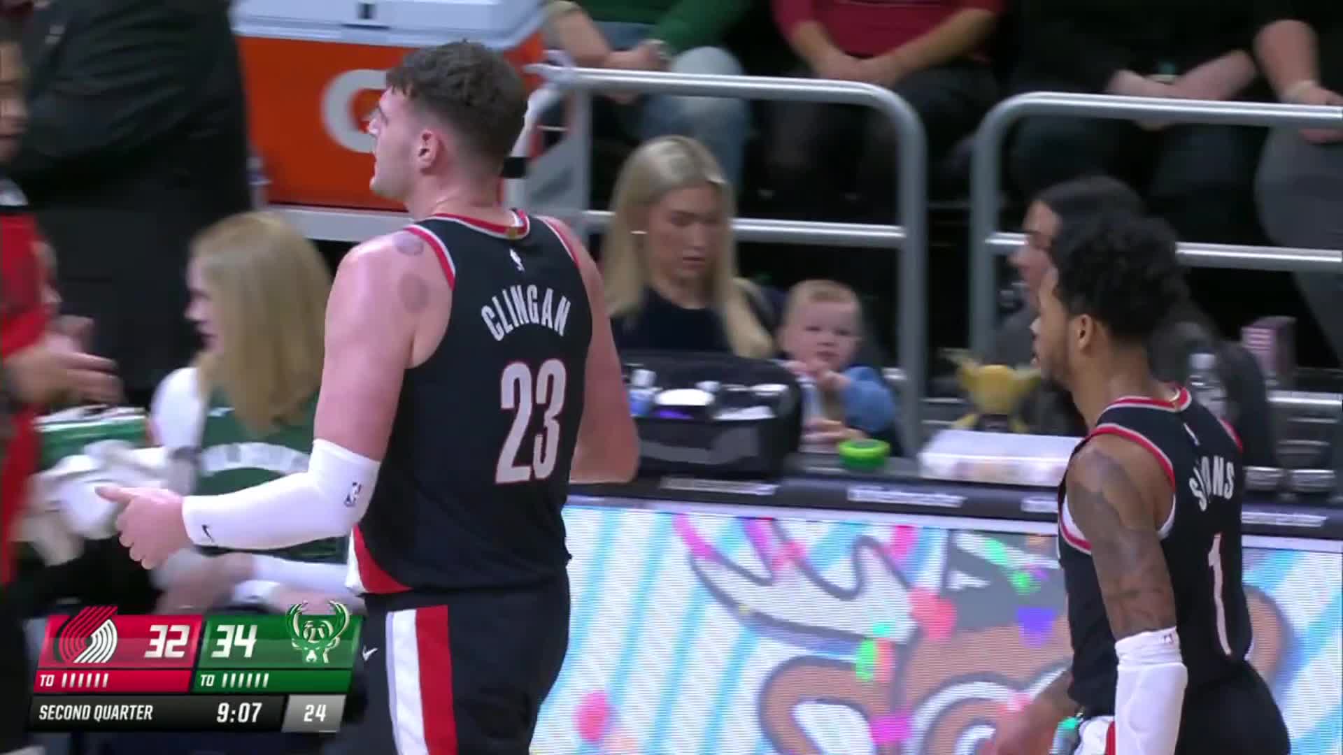 Watch Scoot and Clingan showing off the future with the perfect pick-and-roll | Streamable