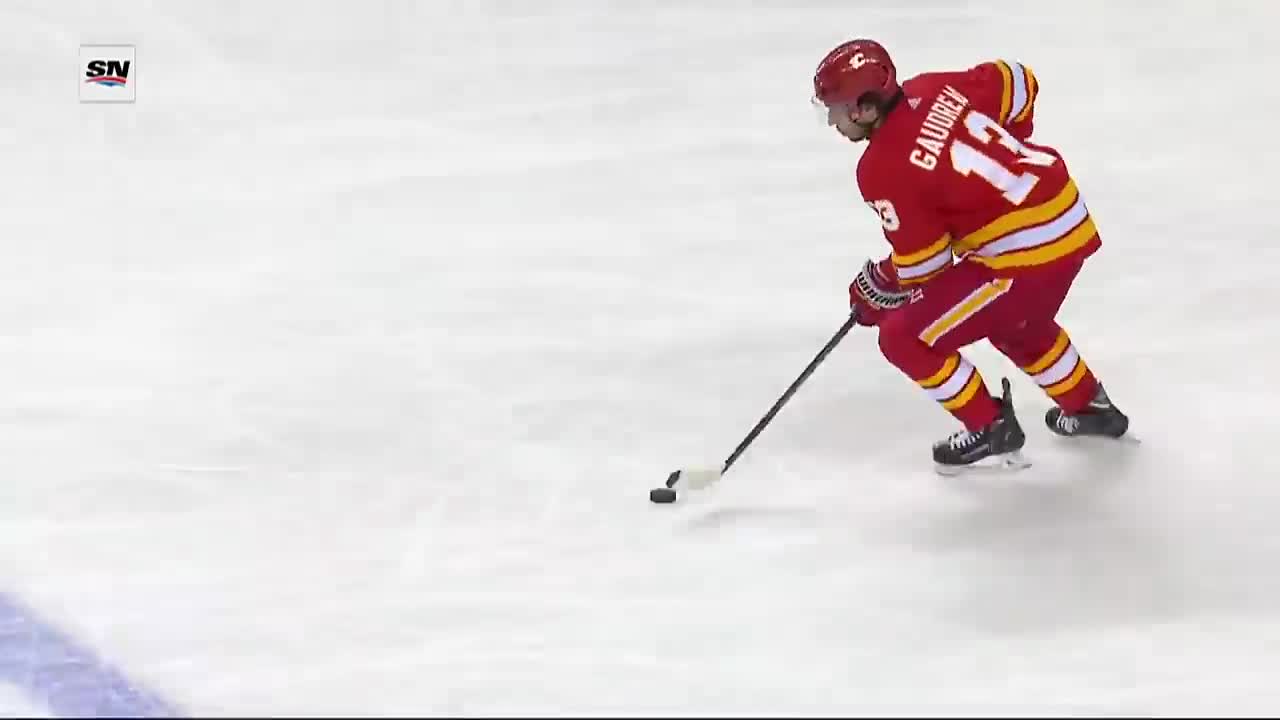 Tyler Toffoli nets one off the beautiful lob pass from Johnny Gaudreau