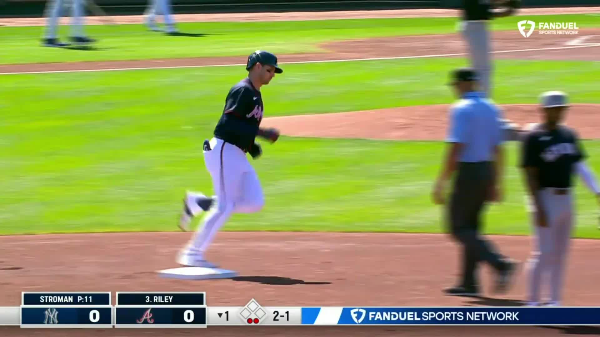 Watch Austin Riley homer | Streamable