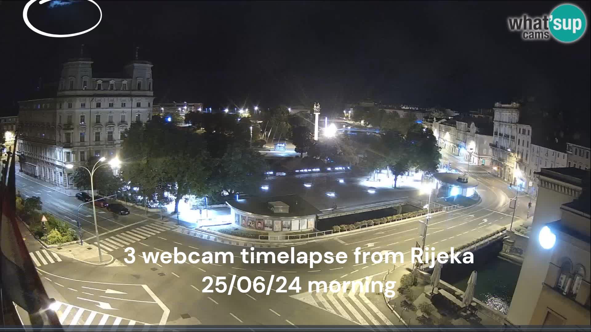 Watch https://www.reddit.com/r/UFOs/comments/1do6zrv/uap_plazma_like_triangle_object_in_the_sky ...