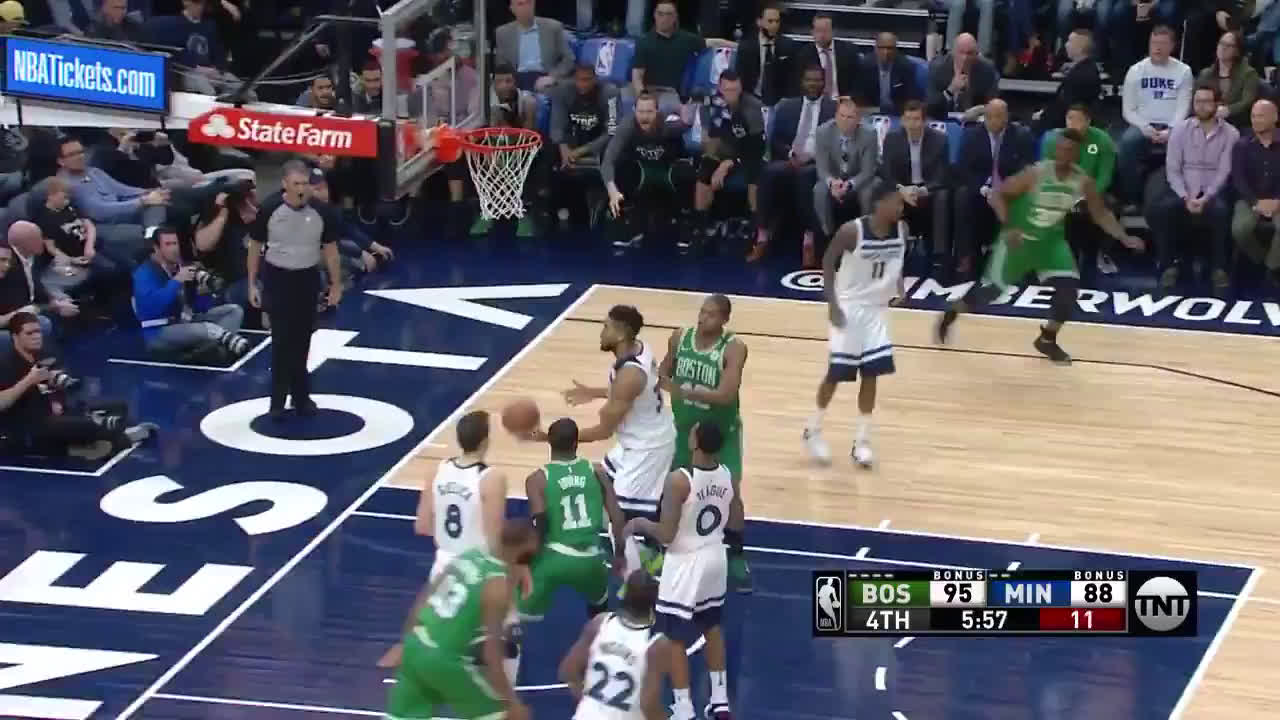 KYRIE WITH THE LEFT