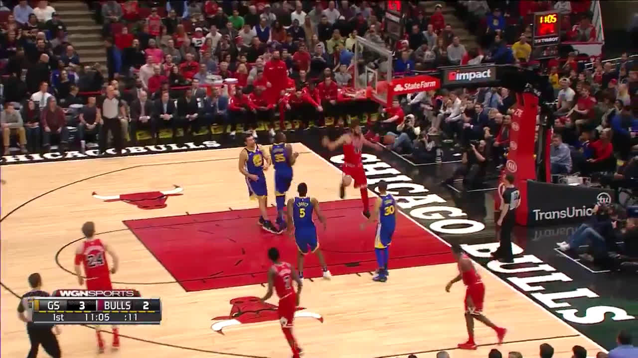 Kevin Durant rushes to contest Robin Lopez' dunk but remembers what ...