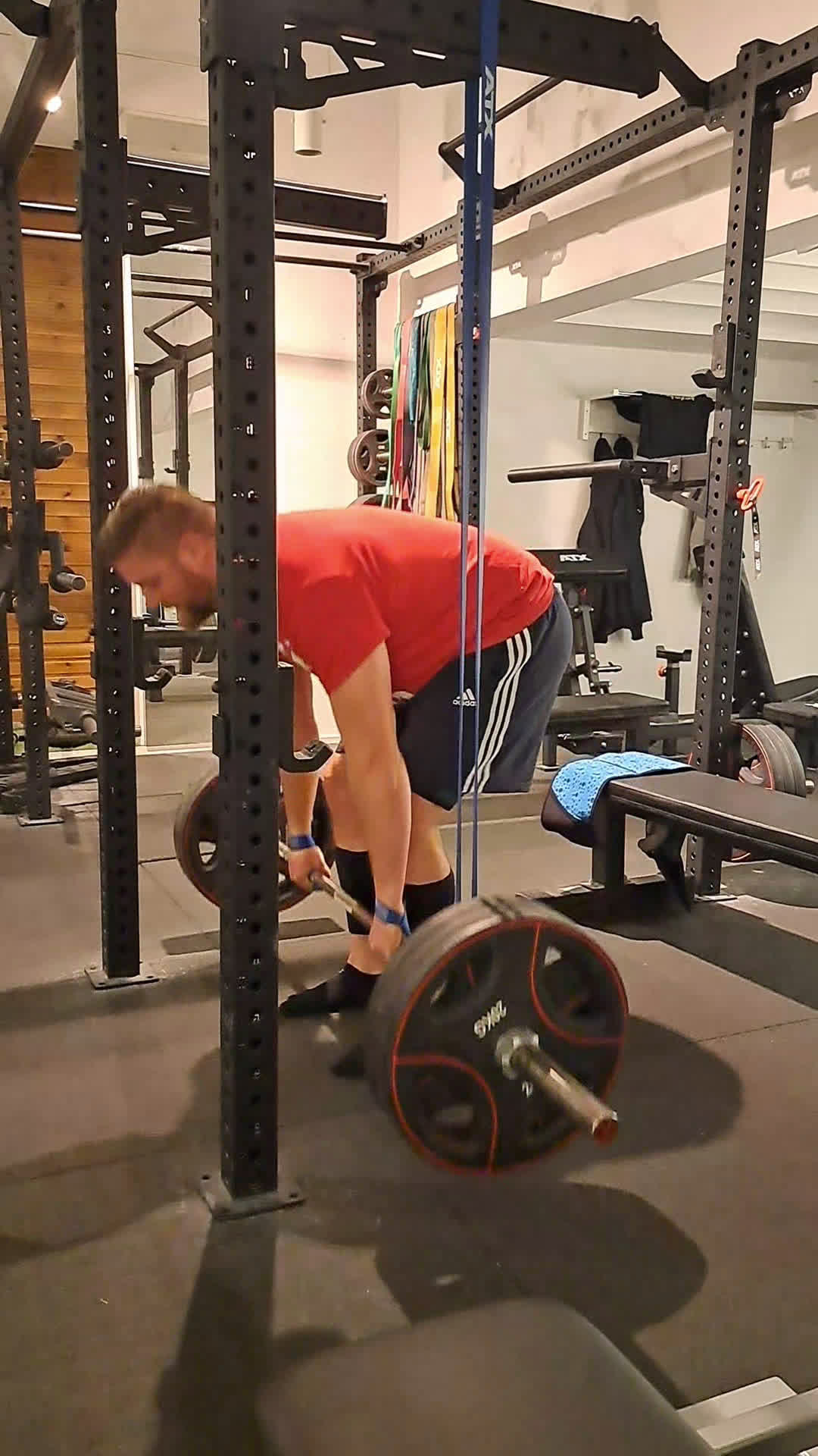 15-02-2023 140kg reverse band deadlift set 6