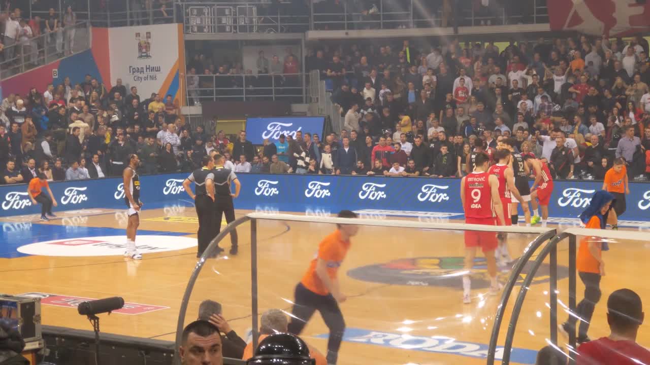 Selective Ignorance over fan behavior