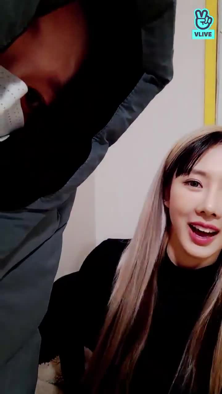 Watch DM Says Hi + YH Took DM Bag (220314 DC VL) | Streamable