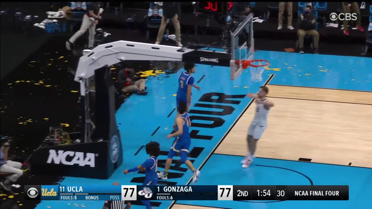 Jalen Suggs Block Leads to Drew Timme Dunk