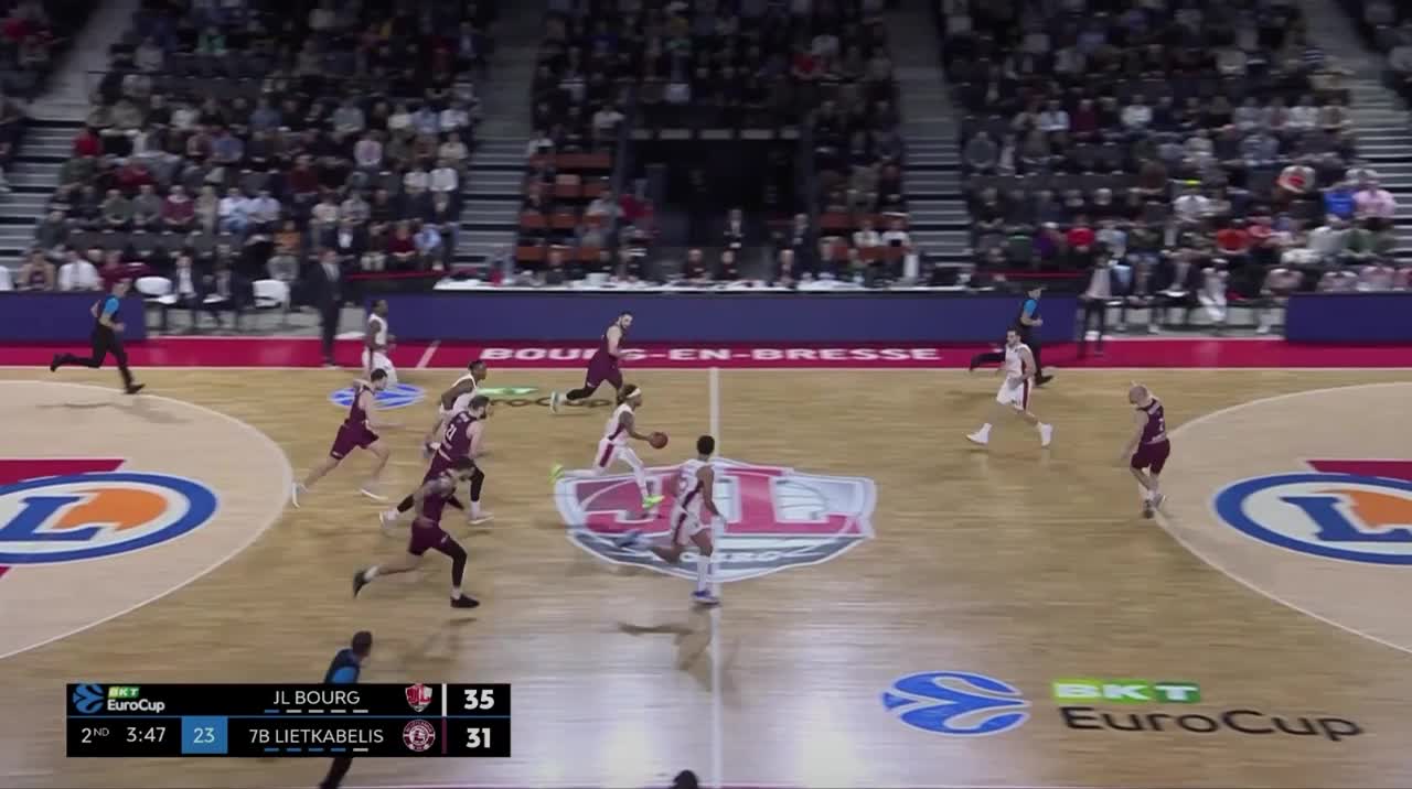 Watch Risacher receives ball in transition, dunks vs Lietkubelis | Streamable