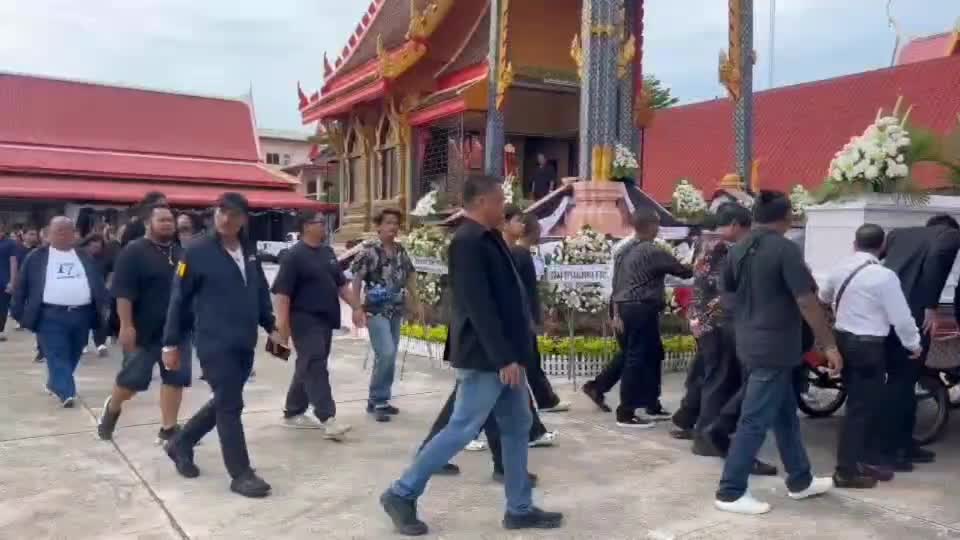 Watch 6d077a2a-898c-4b71-ae76-a0a990102be8 | Streamable