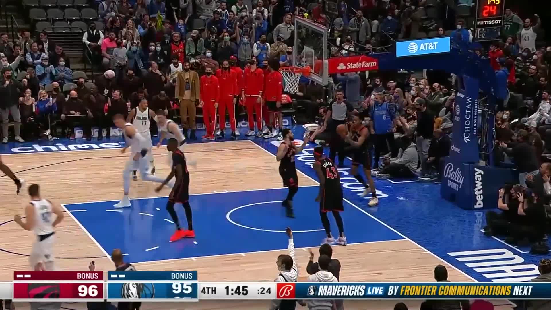 Luka Doncic (41 points) Highlights vs. Toronto Raptors_1