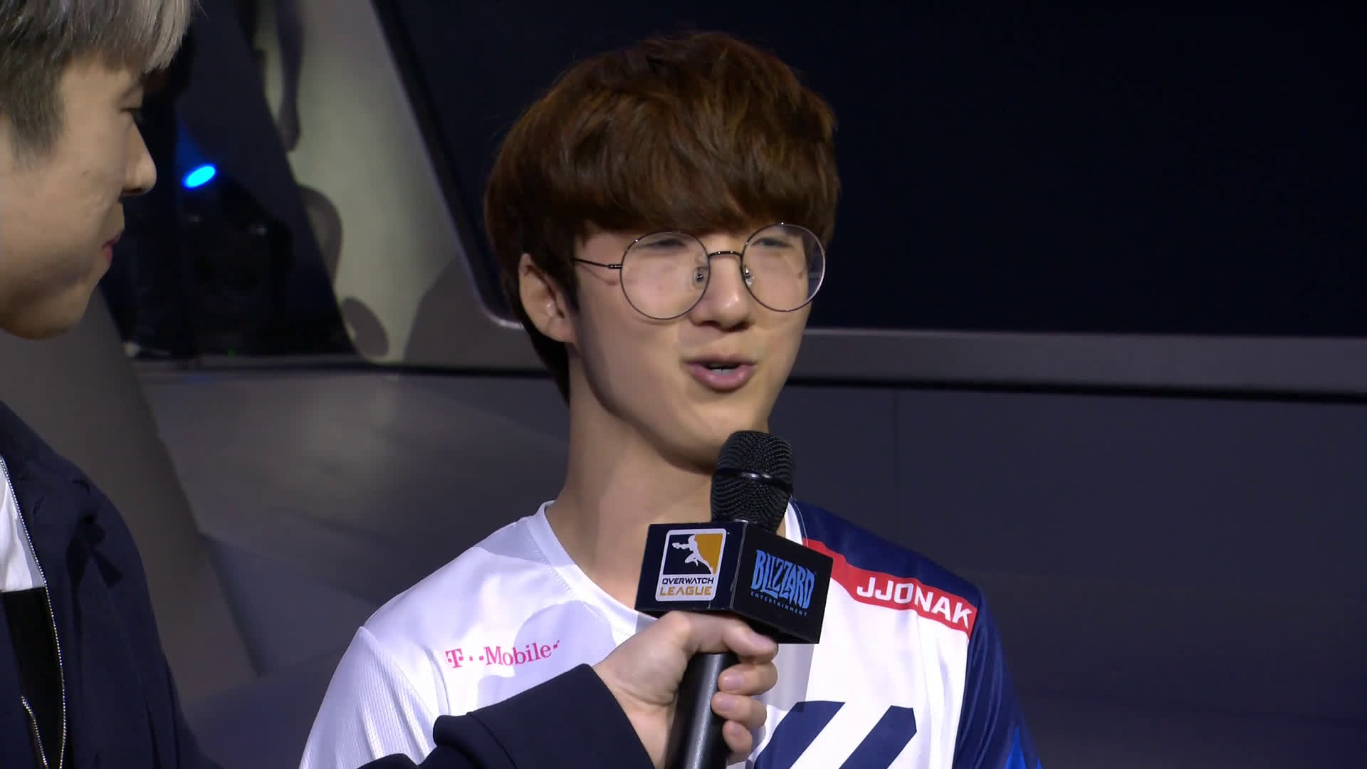 Jjonak chooses between Ana or Zen.mp4