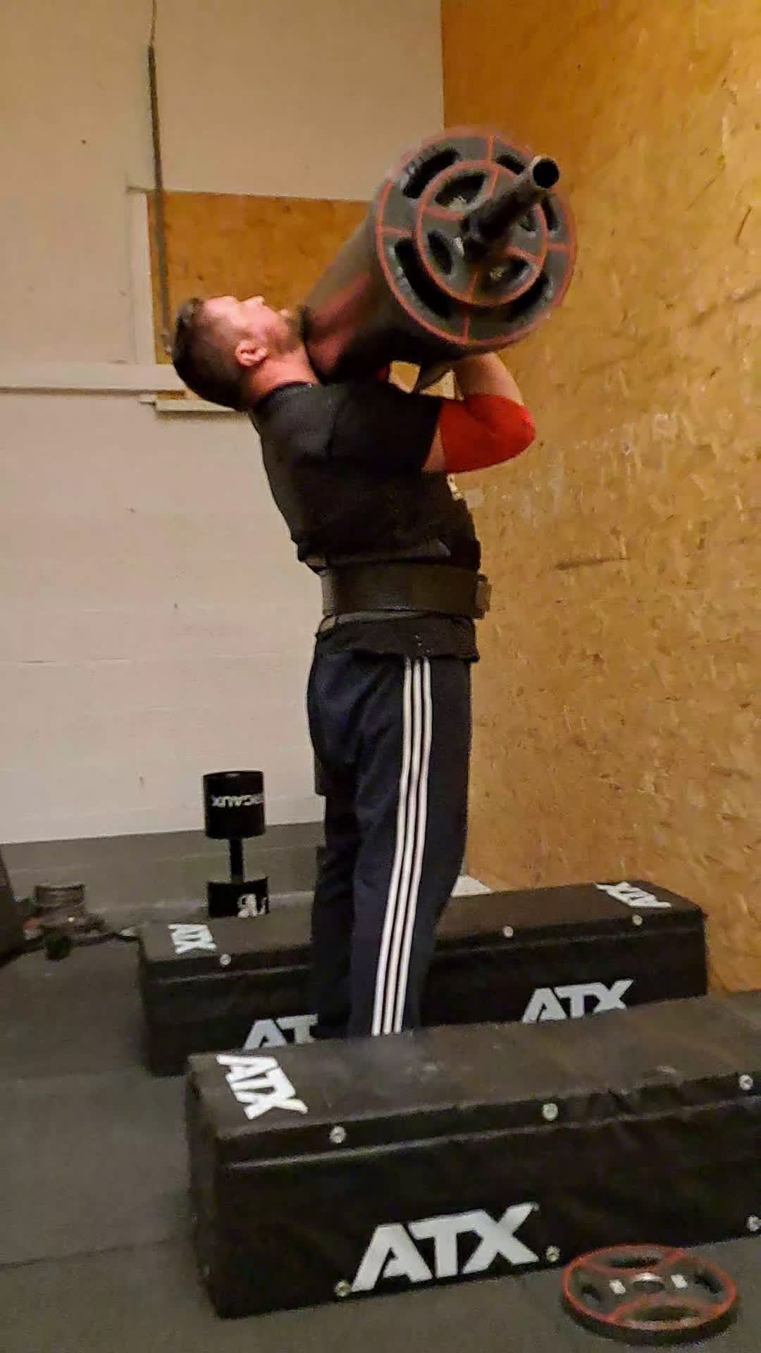 31-03-2023 115kg log press set 2