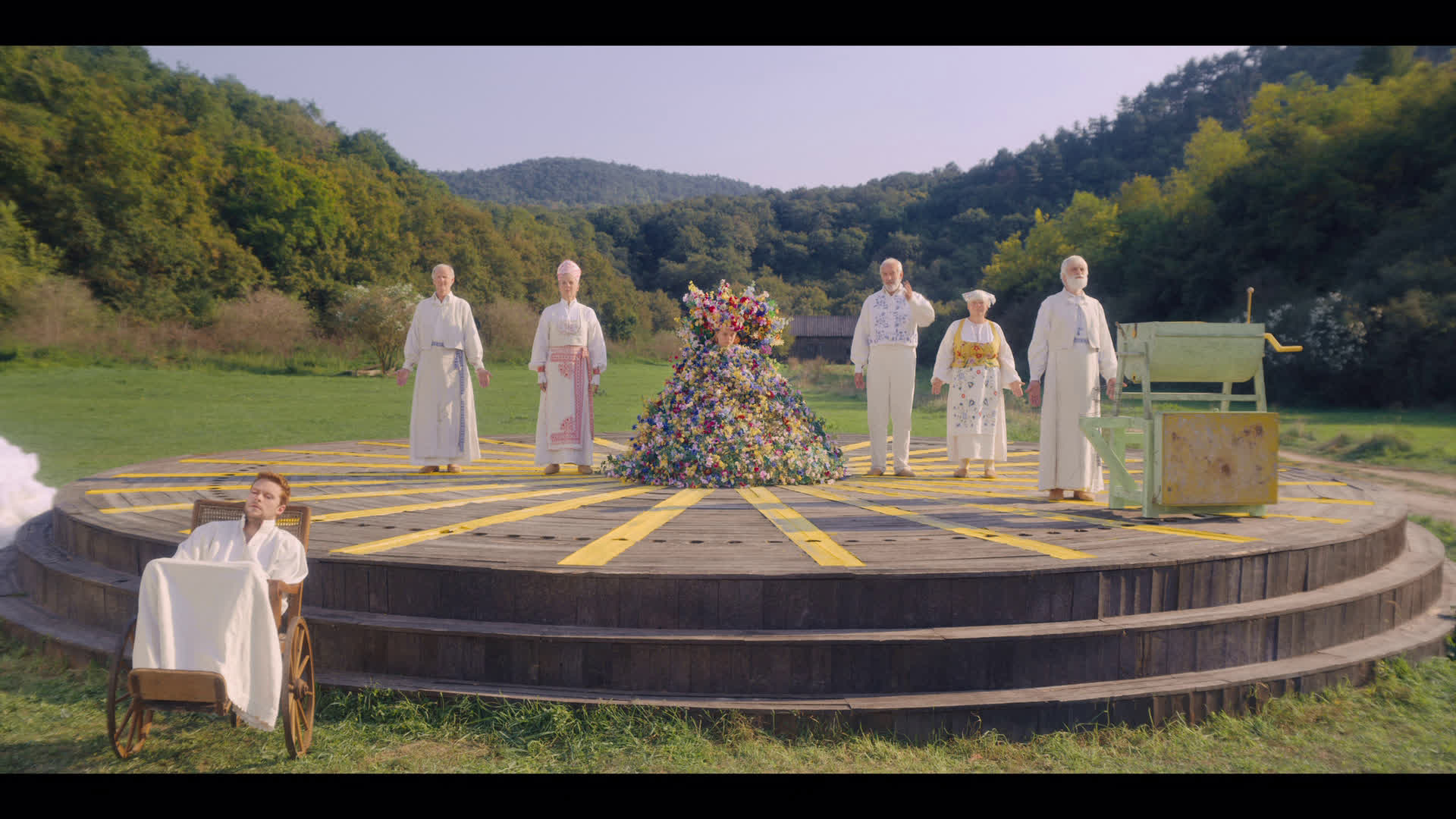 Midsommar – Siv shows the two elders prepared as sacrifice