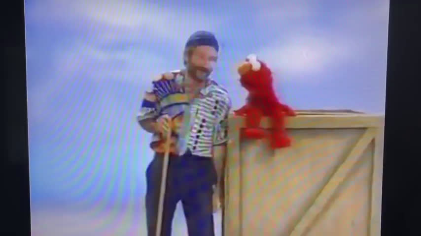 Robin Williams with Elmo on Sesame Street Bloopers