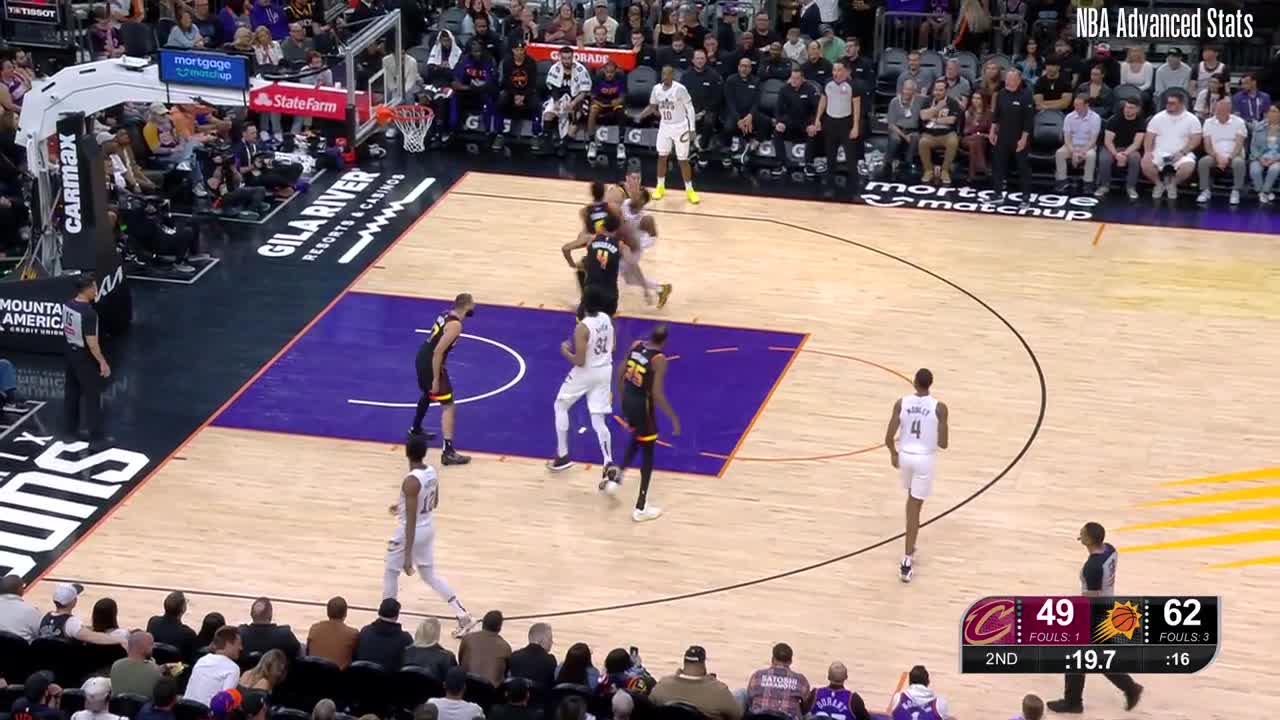 Watch DM in paint vs. Suns | Streamable