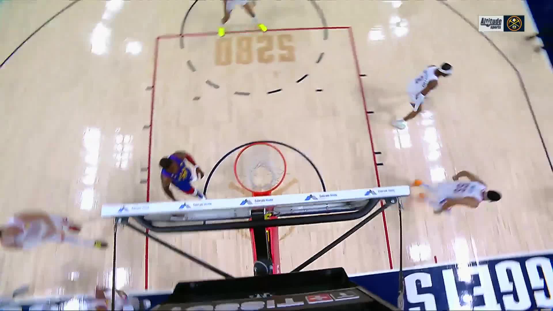 [Highlight] Jokic slings a bounce pass baseline off the double for the ...