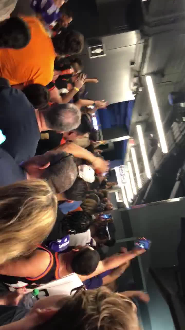 Suns in 4