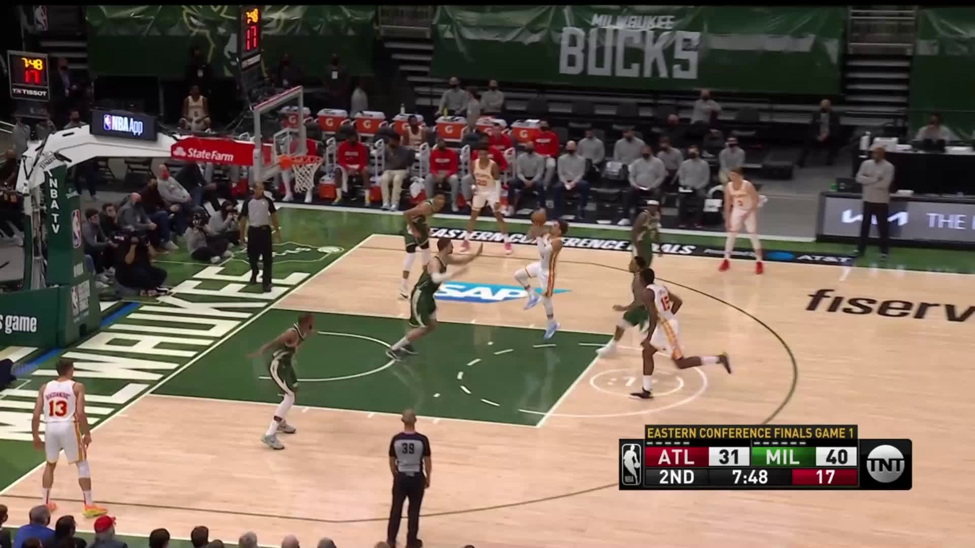 Watch trae_young_-_2nd_quarter_10_44_-_10_56 | Streamable