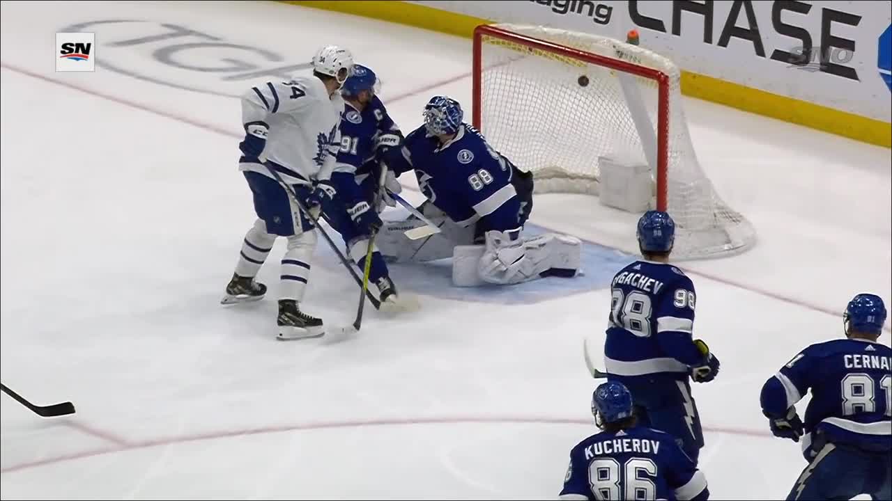 Watch Auston Matthews pots #53 off a nice pass from Mitch Marner | Streamable