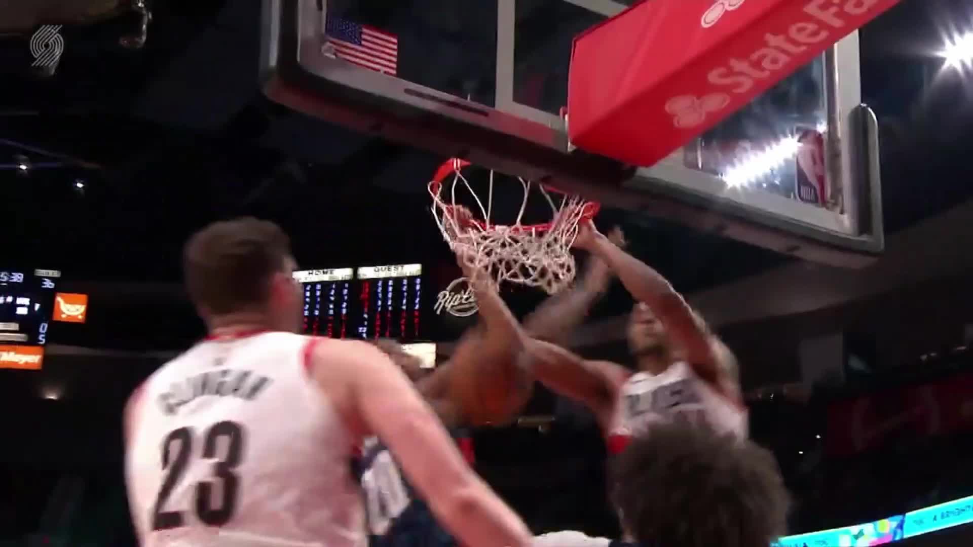 Watch Kris throws down his trademark surprise two hand slam | Streamable