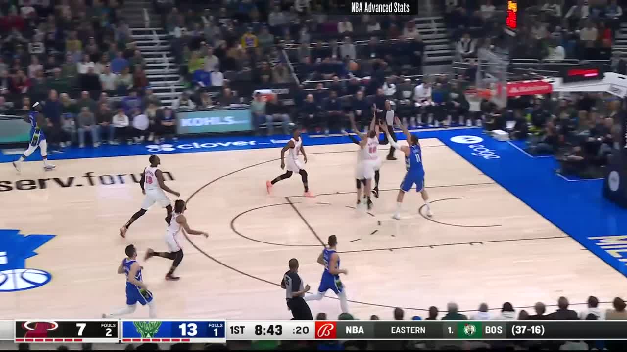 giannis lob pass