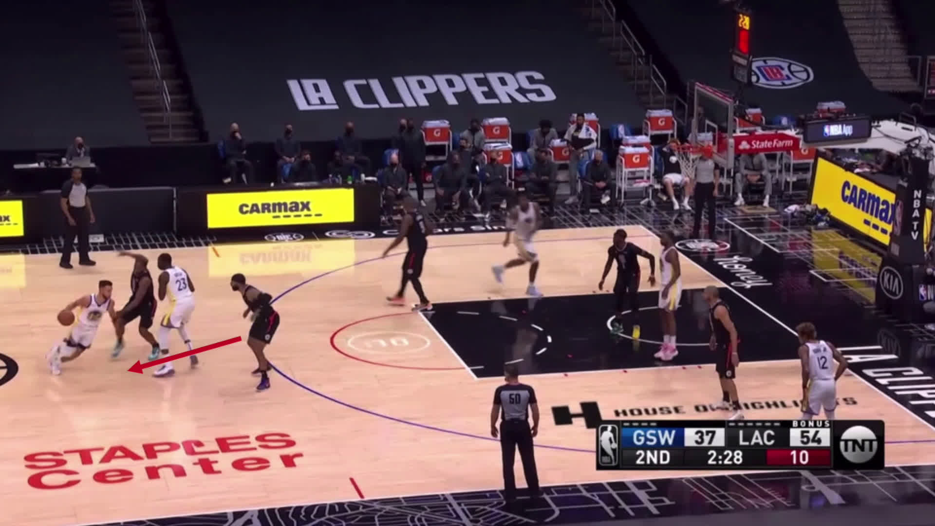 Kawhi and Morris switch onto Curry