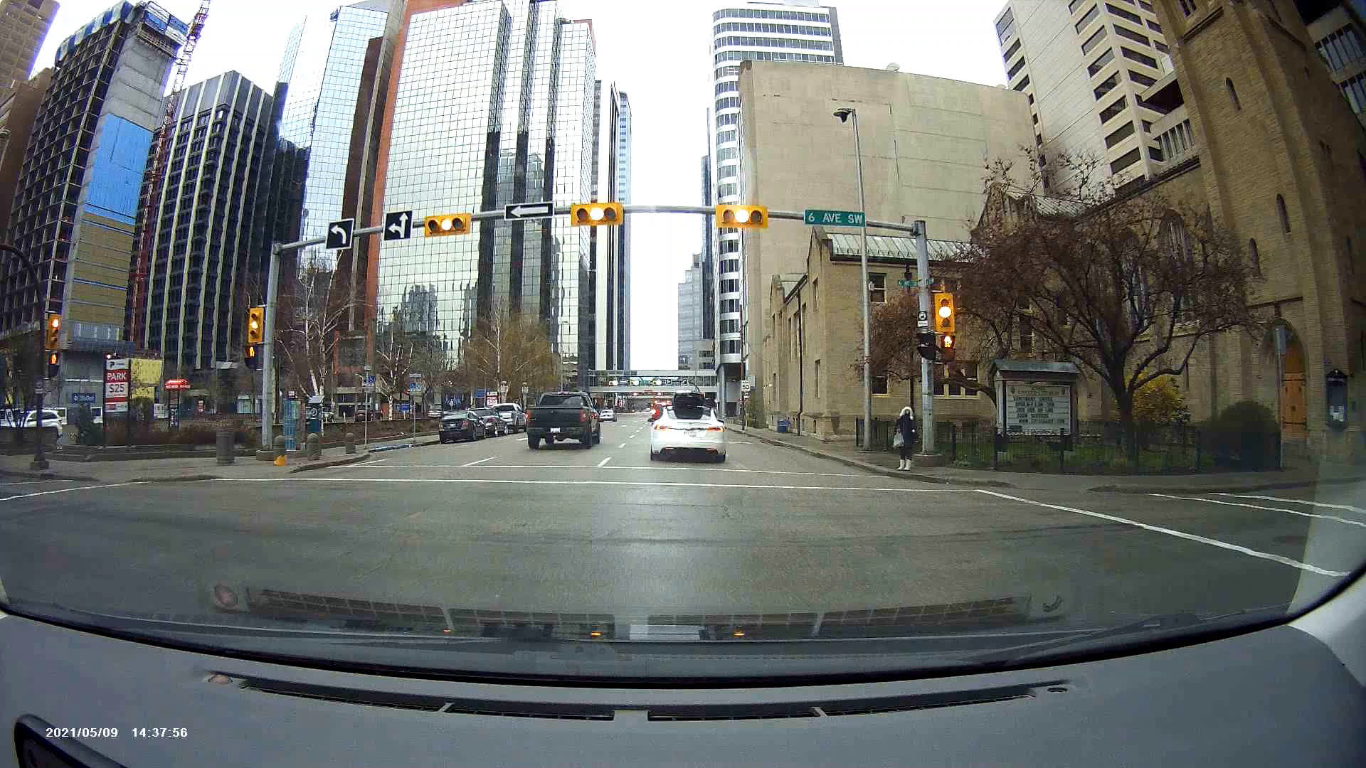 vlc-record-2021-05-09-15h37m36s-traffic camera.mp4-