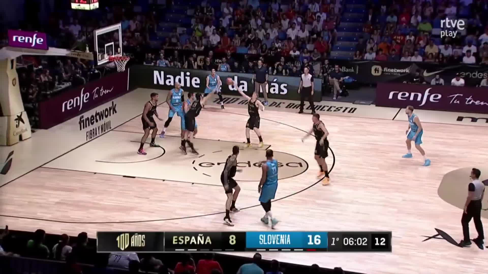 Luka Doncic cross court pass