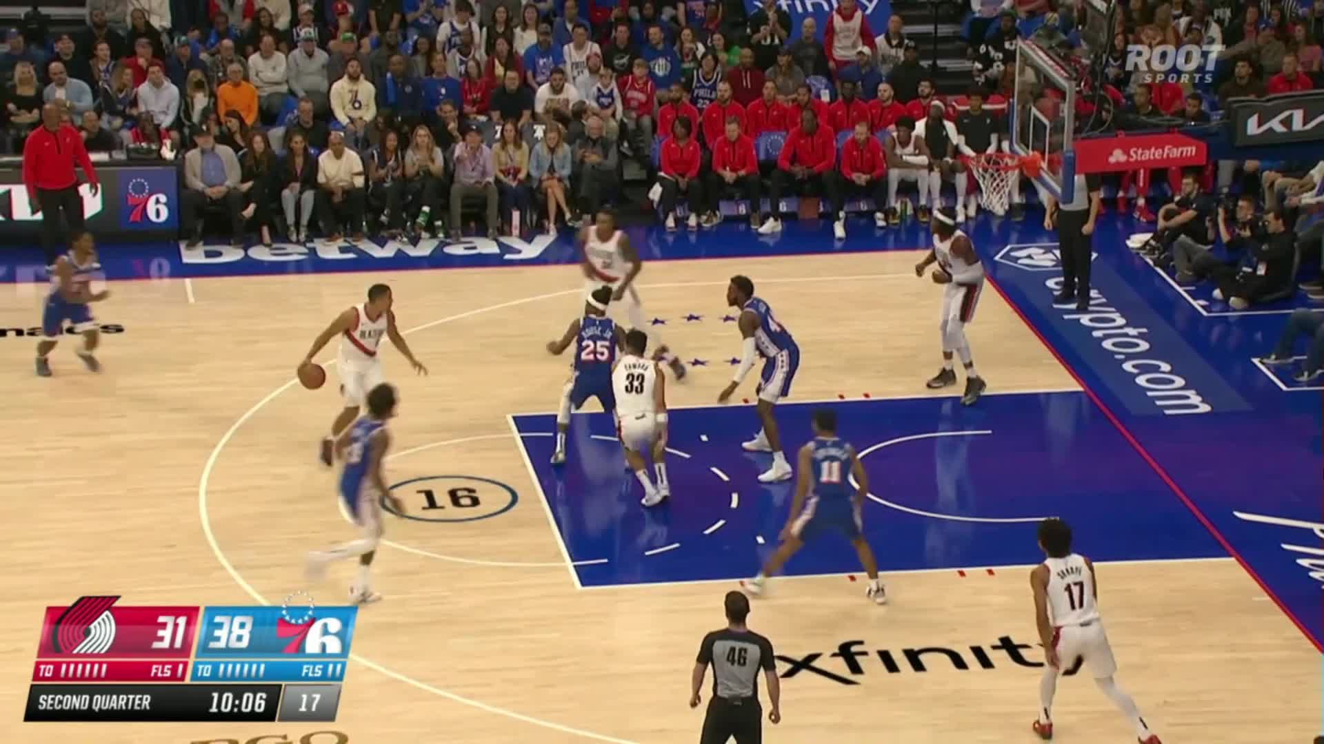 Toumani rises up for the sick block from behind then gets the tip in on ...