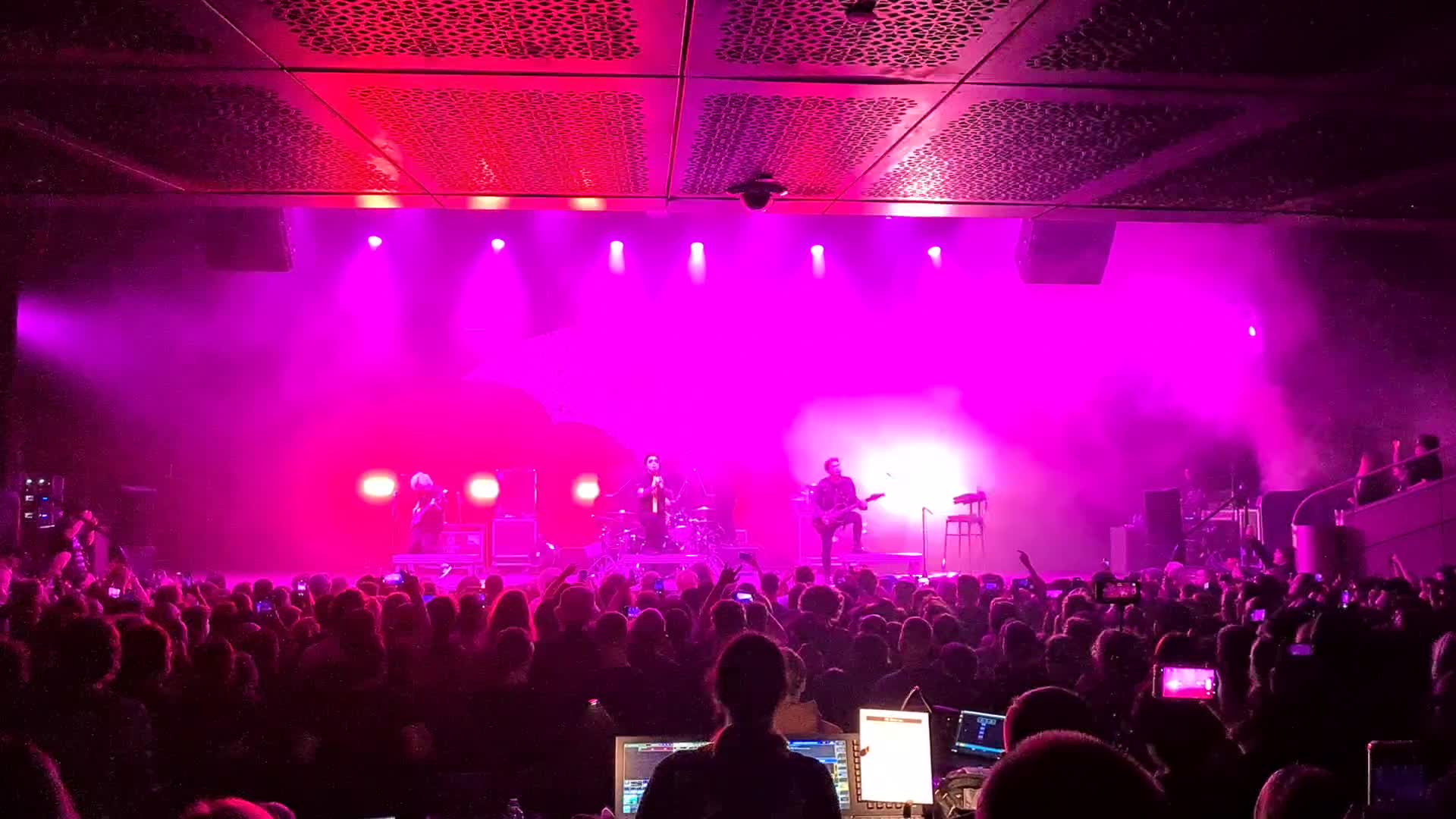 SiM live @ TivoliVredenburg Utrecht Netherlands - Under the Tree