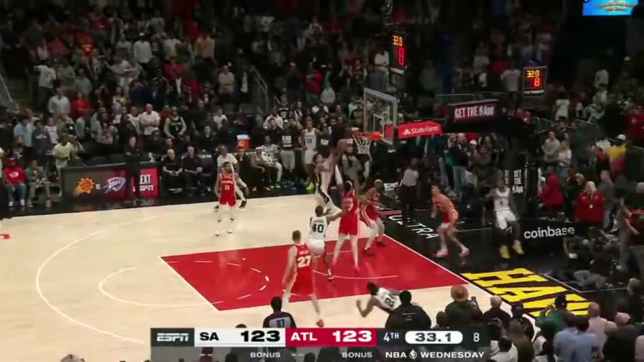 Watch [Highlight] Victor Wembanyama finishes strong with the putback dunk! | Streamable